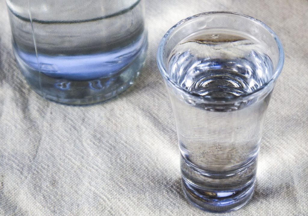 Водка в домашних условиях – простой рецепт приготовления